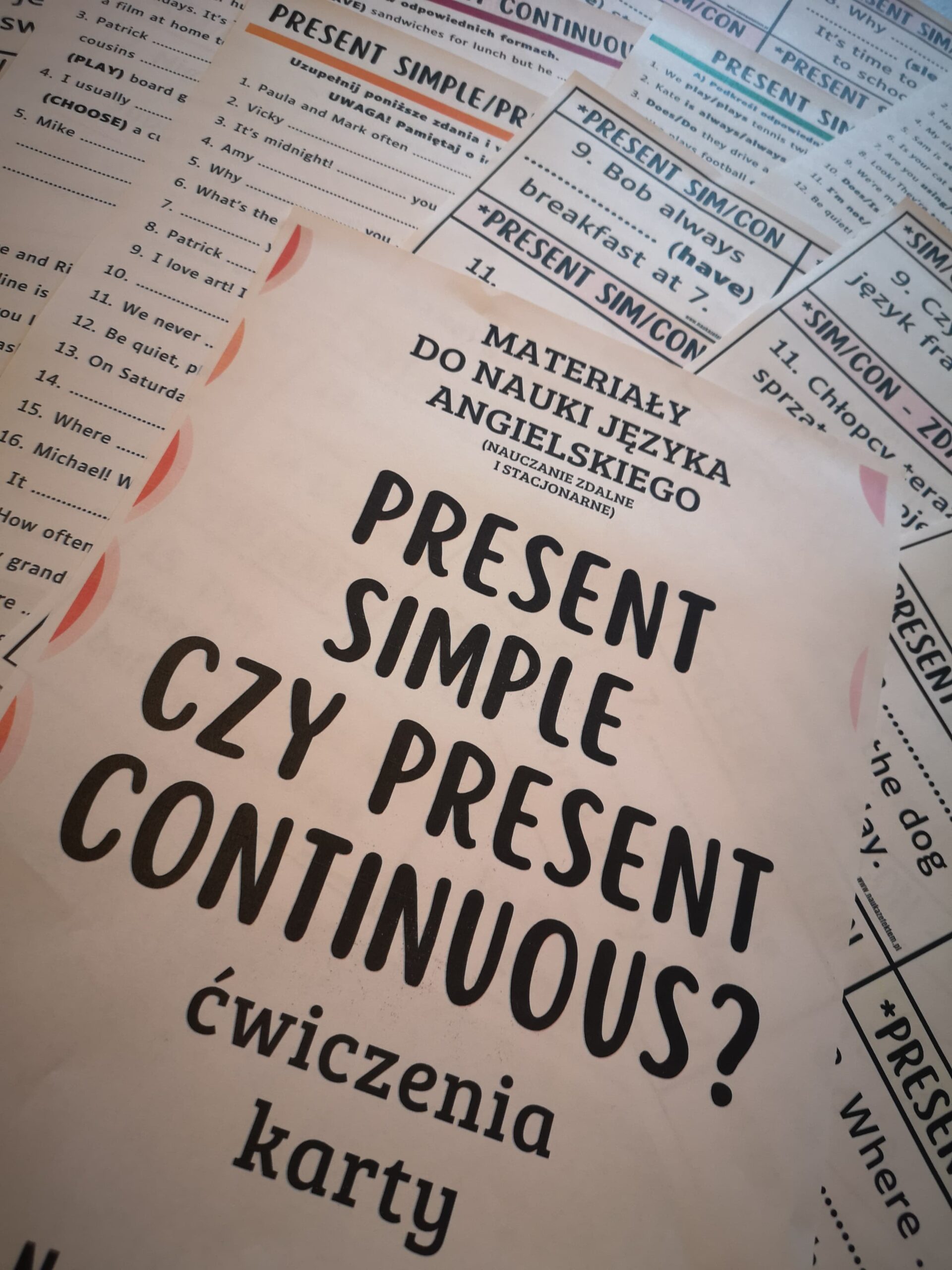 Present Simple czy Present Continuous